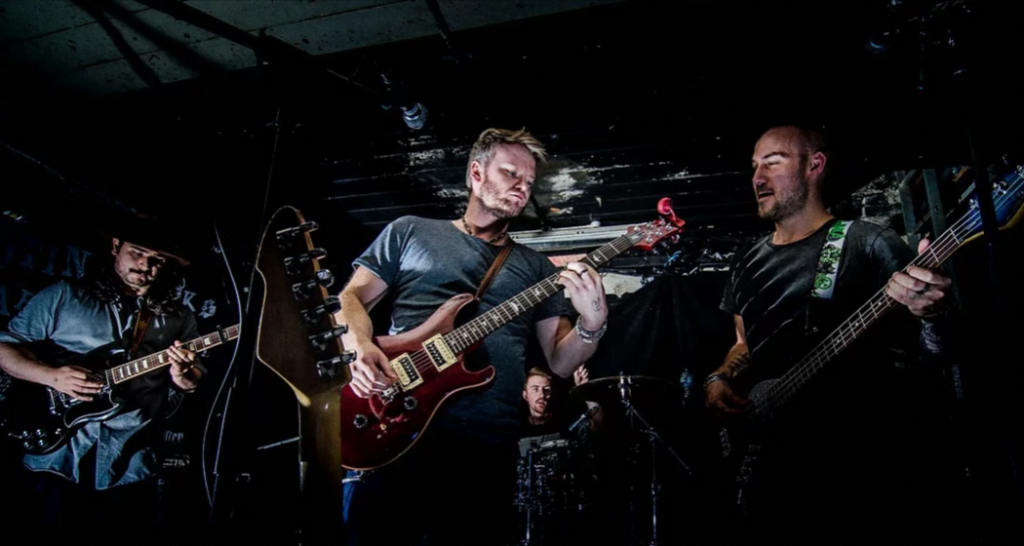 In real life social – Graham’s band Far Suns Fall - Divorce Club